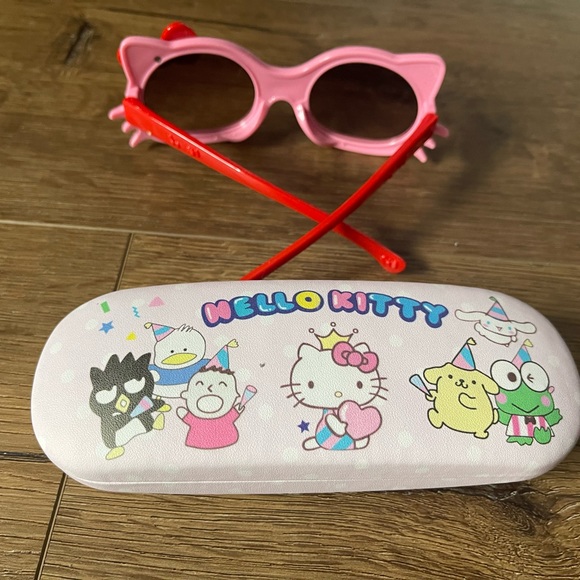 Sanrio | Accessories | Sanrionwt Childrens Hello Kitty Sunglasses And ...